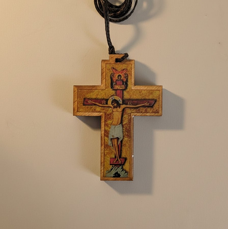 Autokreuz aus Holz – Mit Darstellung von Isus Hristos – svetazvezda